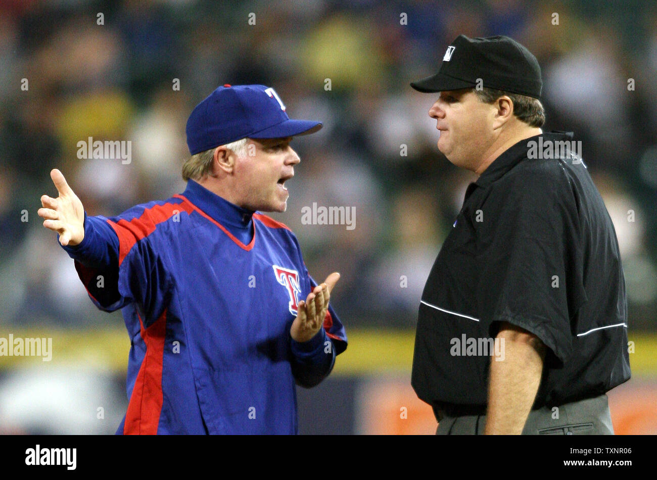 Texas rangers manager buck showalter hi-res stock photography and ...