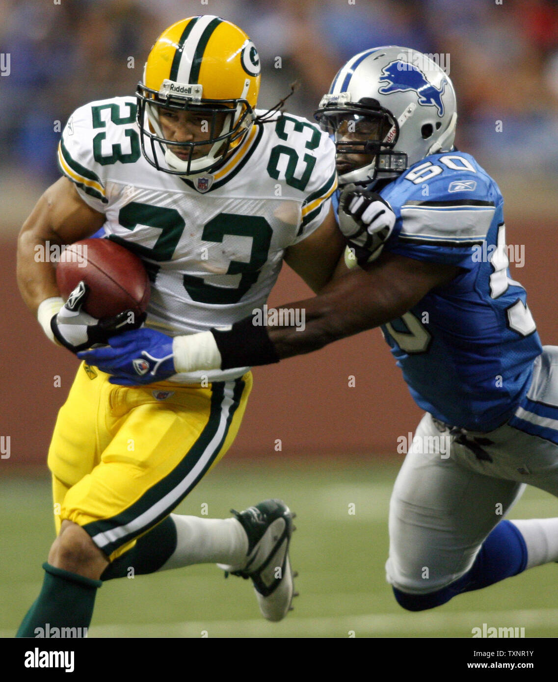 Detroit lions linebacker ernie sims hi-res stock photography and images ...