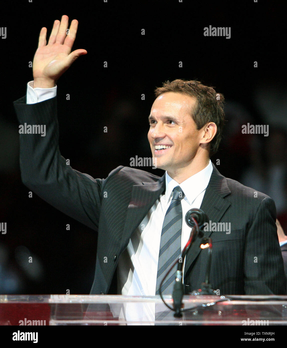 Steve yzerman hi-res stock photography and images - Alamy