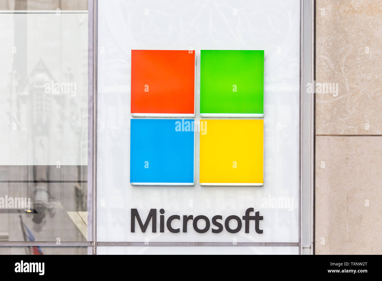 Operating systems background hi-res stock photography and images - Alamy