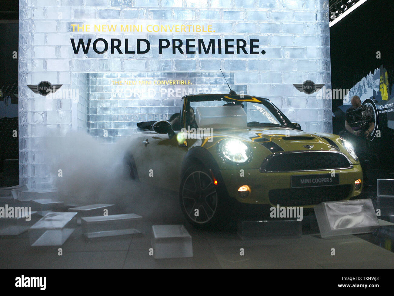 Mini premieres their new convertible at the North American ...