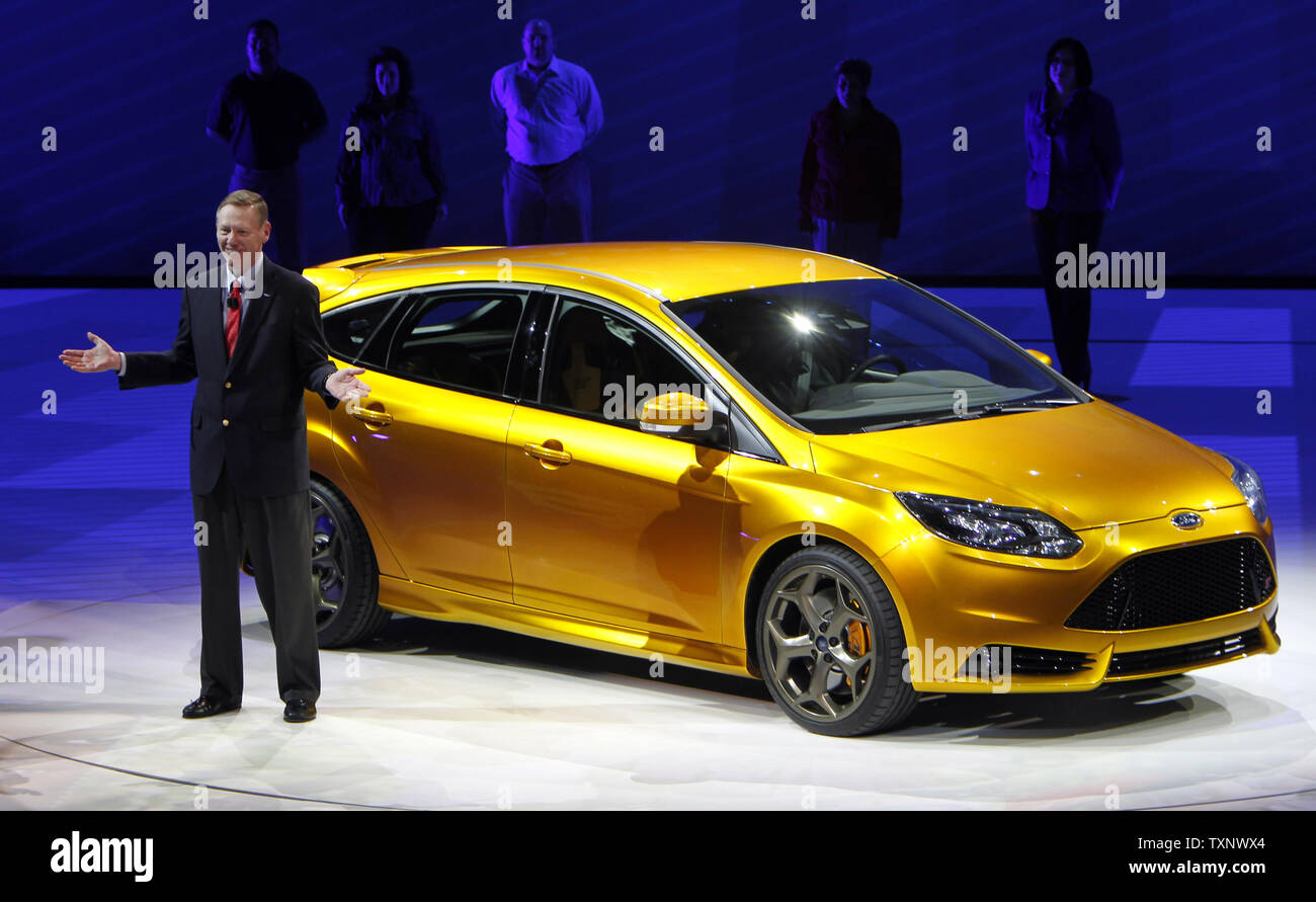 Alan Mulally, President and CEO of Ford Motor Company introduces the ...