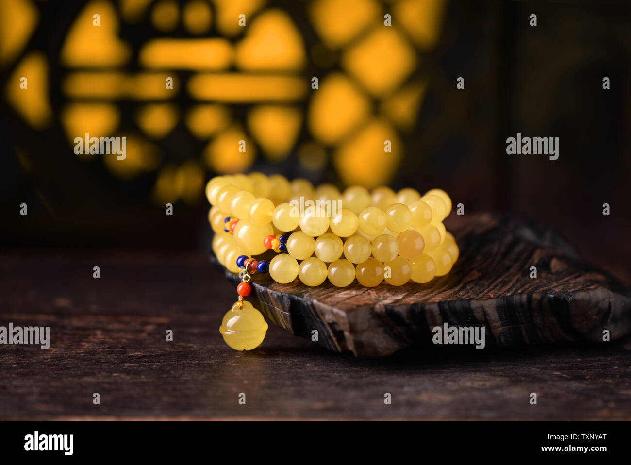 Hand string jewellery hi-res stock photography and images - Alamy