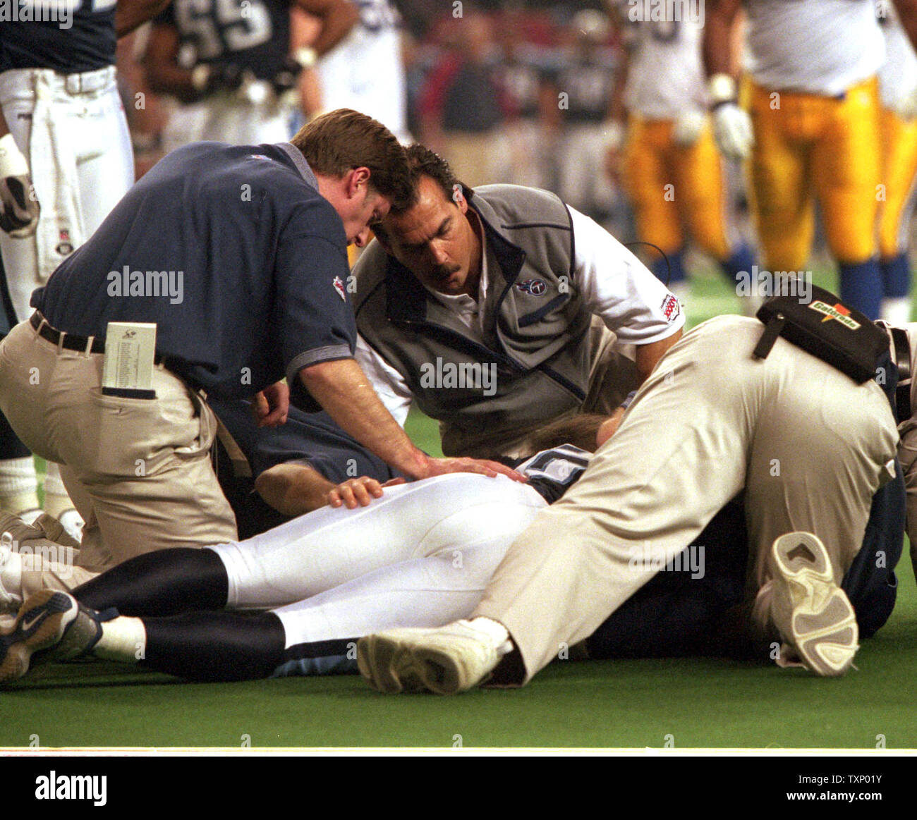 ATL2000013031 - 30 JANUARY 2000 - ATLANTA, GEORGIA, USA: Titans coach ...