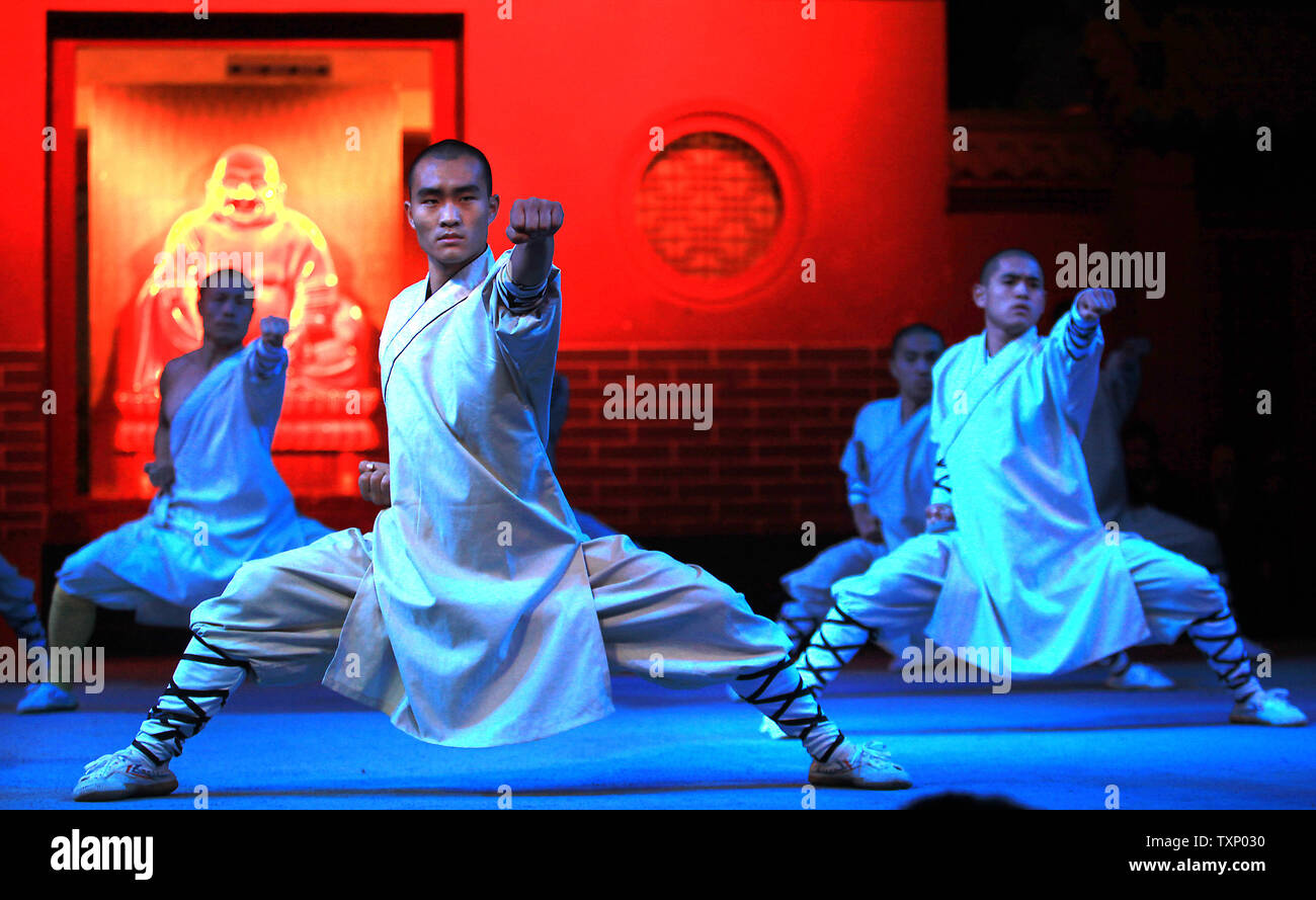 Monks training center hi-res stock photography and images - Alamy