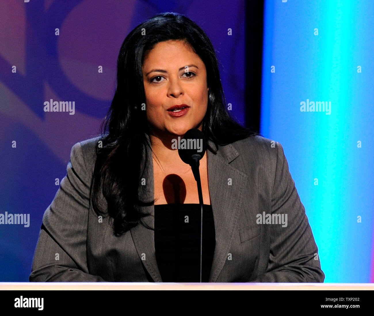 Maya Soetoro-Ng, Barack Obama's sister, delivers remarks during the ...