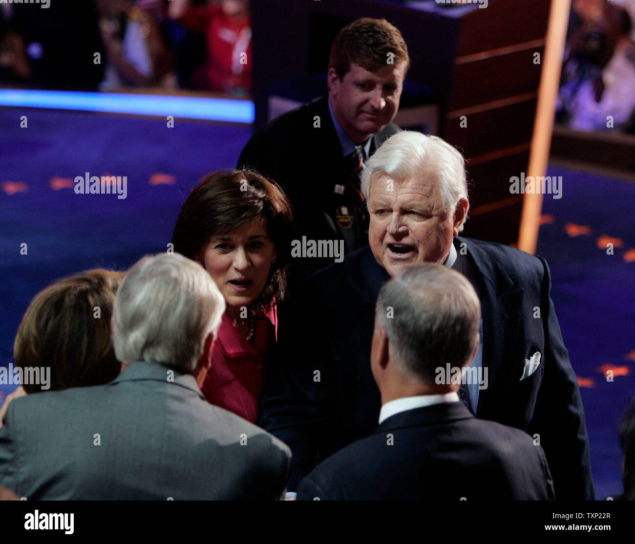Wife of steny hoyer hi-res stock photography and images - Alamy