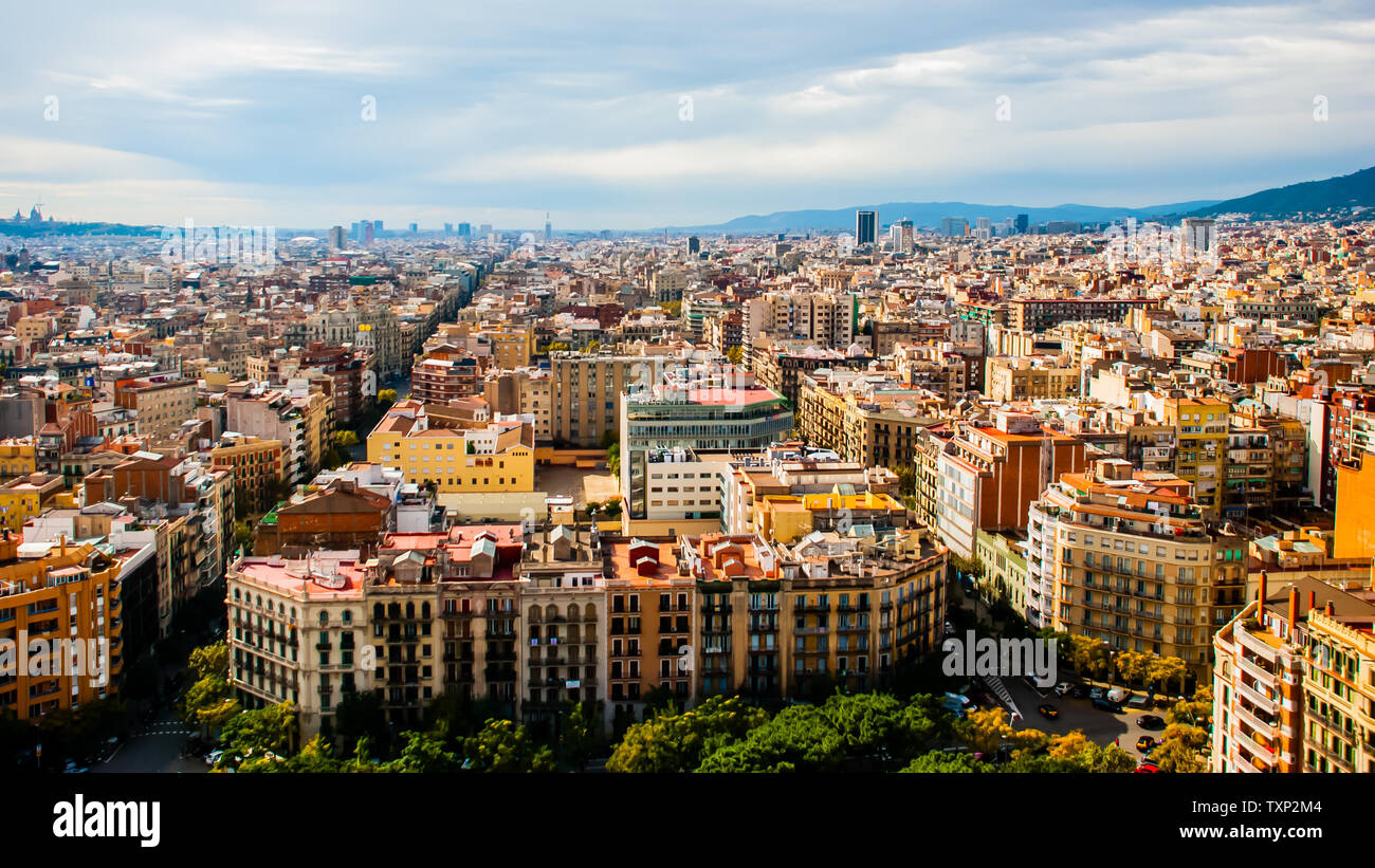 Metropolis neighbourhood hi-res stock photography and images - Alamy