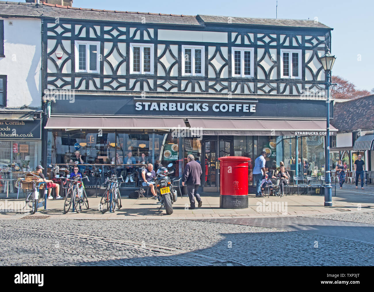 Hitchin Hertfordshire Starbucks Coffee Cafe Stock Photo - Alamy