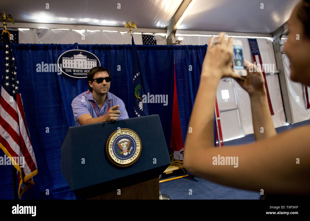 Presidential podium hi-res stock photography and images - Alamy