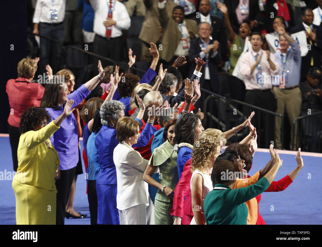 Women of the House of Representatives wave after their joint appearance ...
