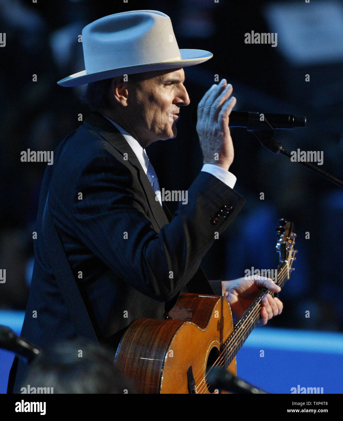 Songwriter/singer James Taylor sings during the 2012 Democratic ...