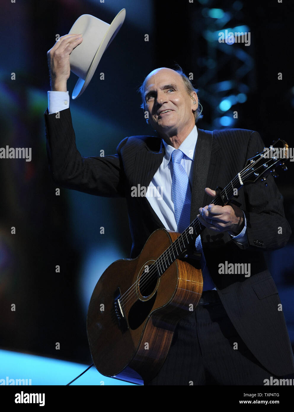 Singer/songwriter James Taylor sings during the 2012 Democratic ...