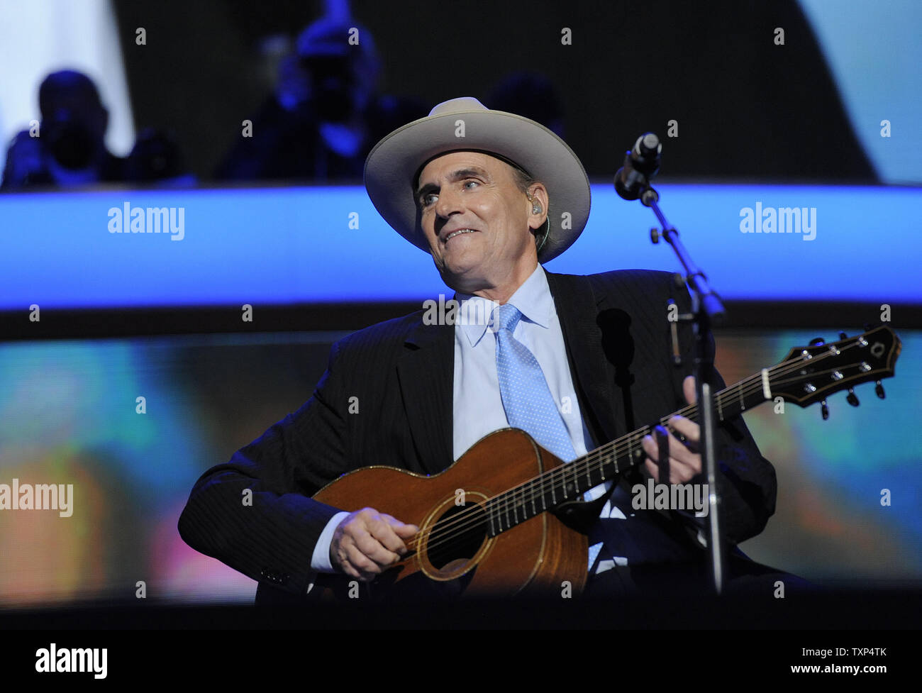 Singer/songwriter James Taylor sings during the 2012 Democratic ...