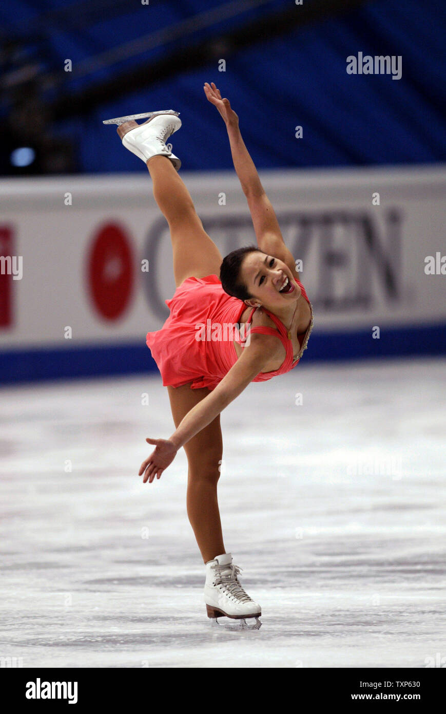 Michelle kwan figure skating hi-res stock photography and images - Alamy