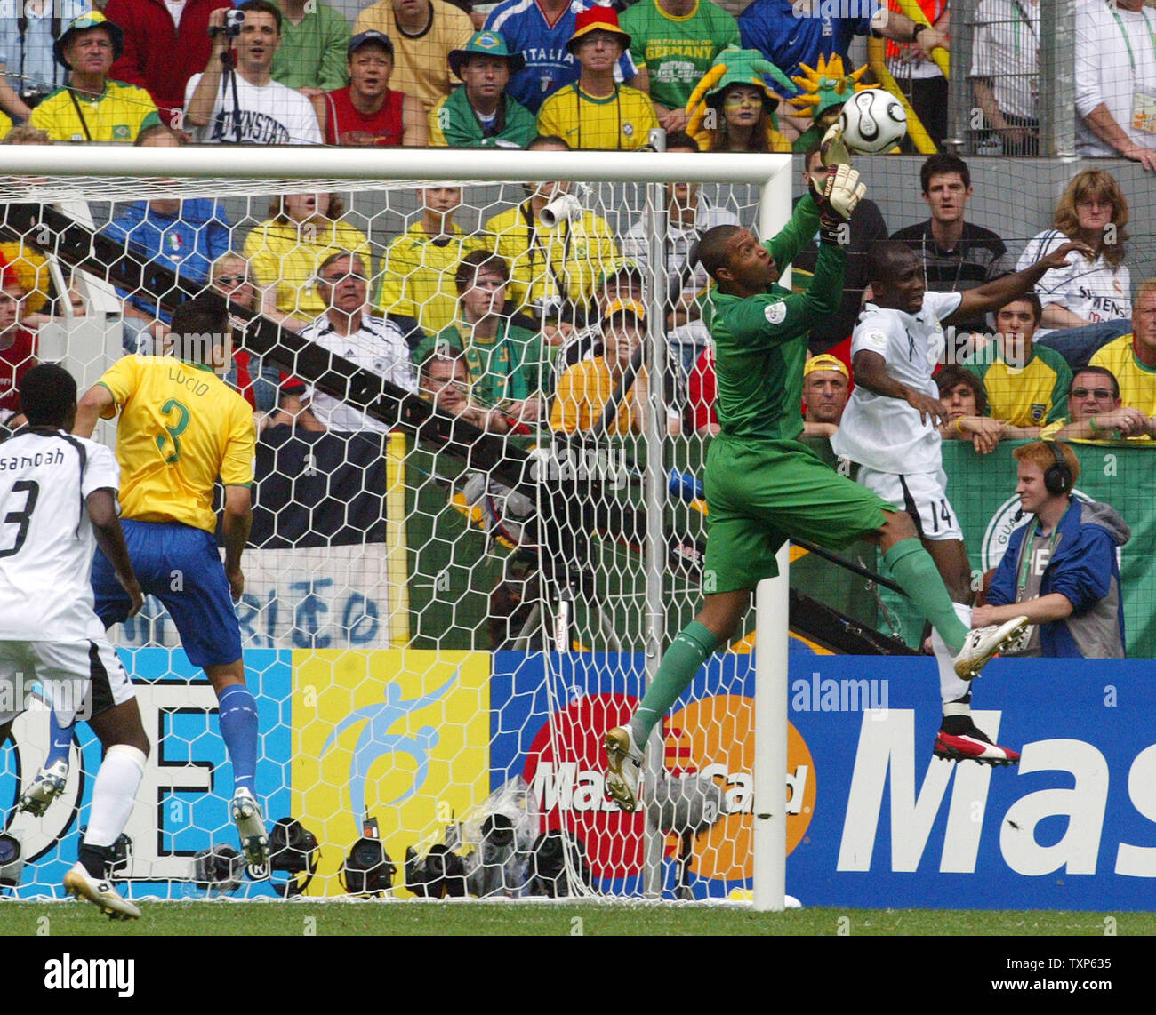 Brazil's keeper Dida stops a goal attempt during World Cup match at ...