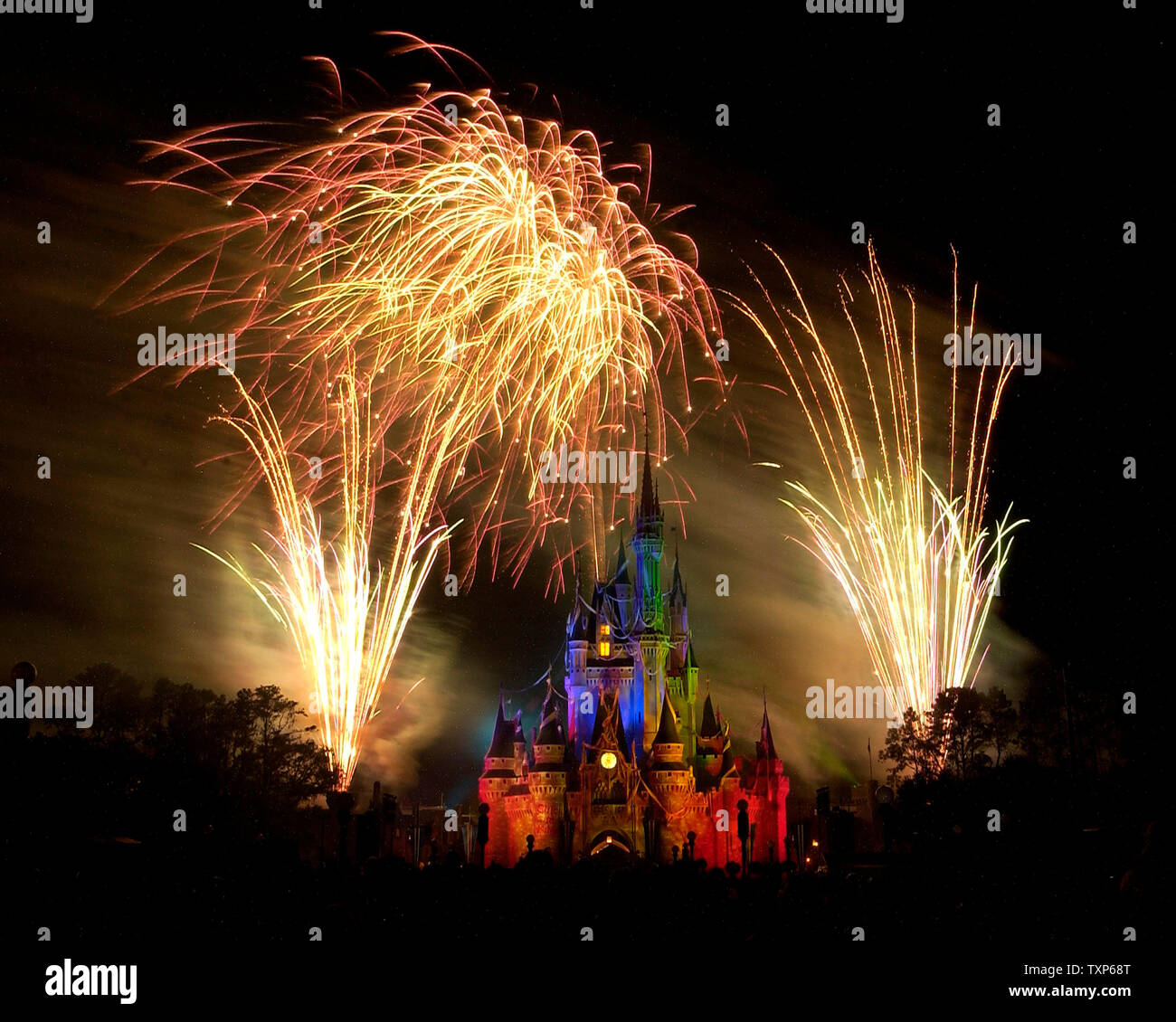 Disneys magic kingdom hi-res stock photography and images - Alamy