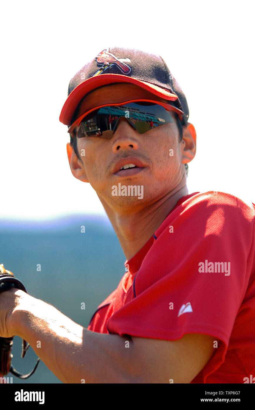St. Louis Cardinals outfielder So Taguchi David takes some fielding ...
