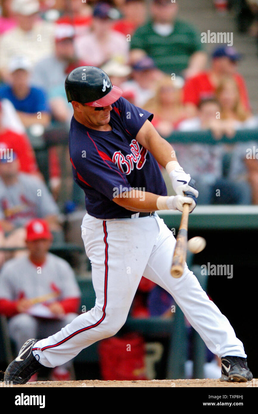 Atlanta Braves catcher Todd Pratt flies out to center field in the ...
