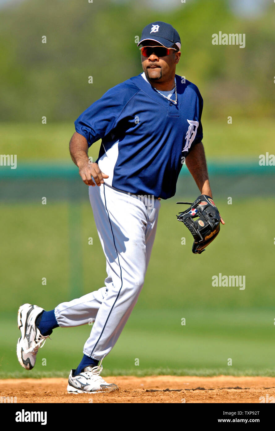 Detroit Tigers second baseman Neifi Perez takes fielding practice prior ...