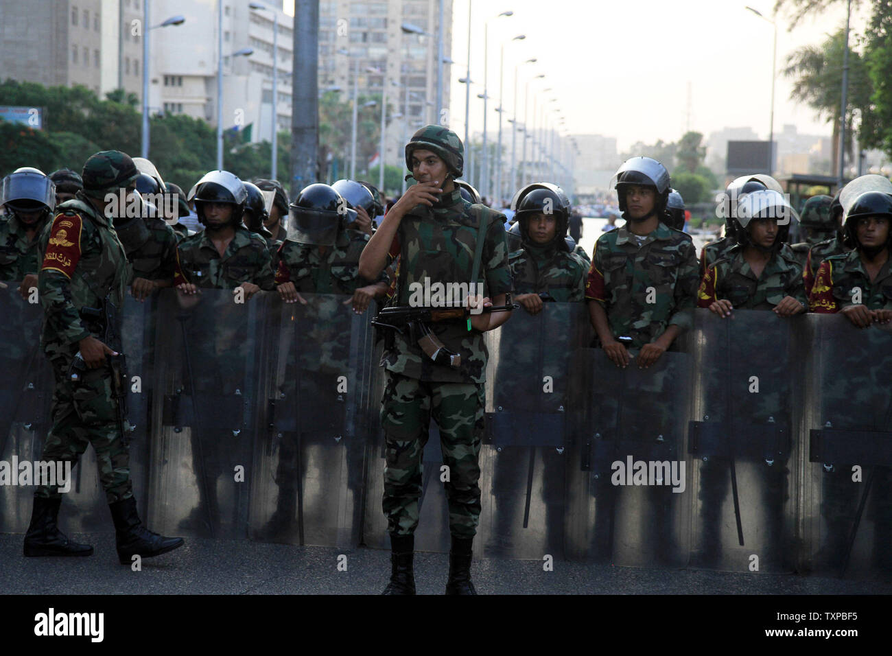 Military special forces march on supporters of Egyptian President ...