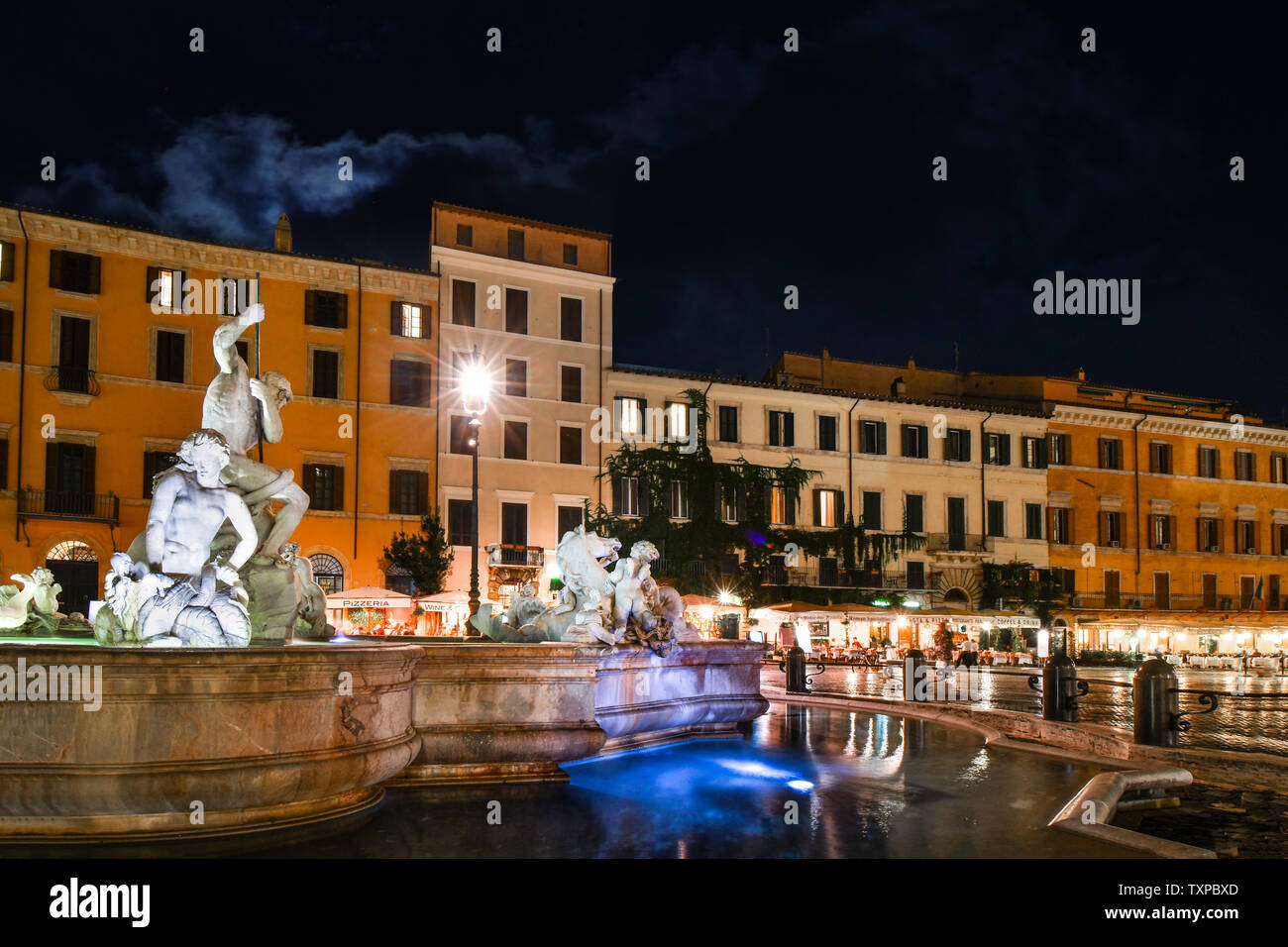 Rome cafe navona hi-res stock photography and images - Alamy