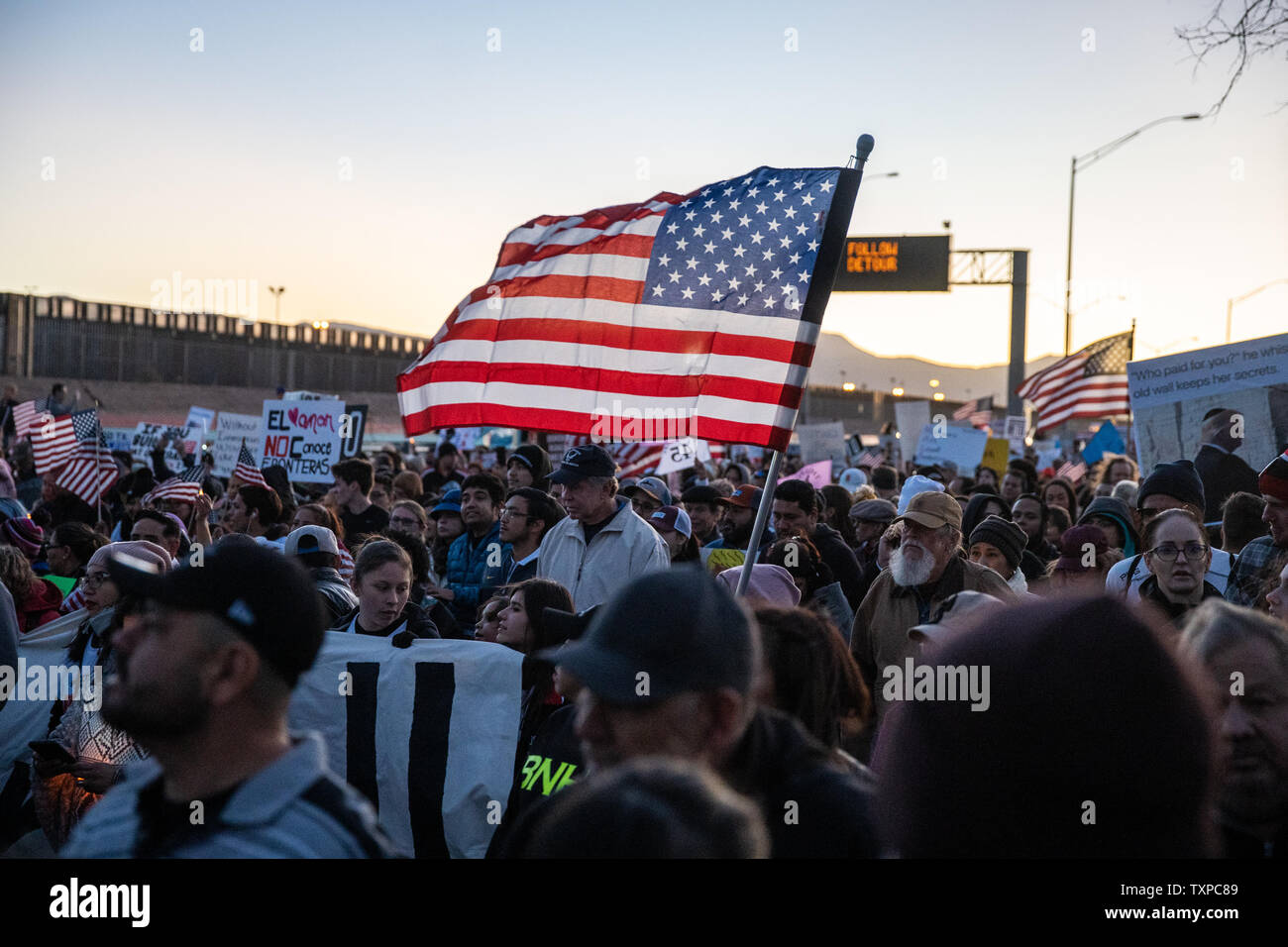 Former Texas Congressman Beto O'Rourke and his supporters march near ...