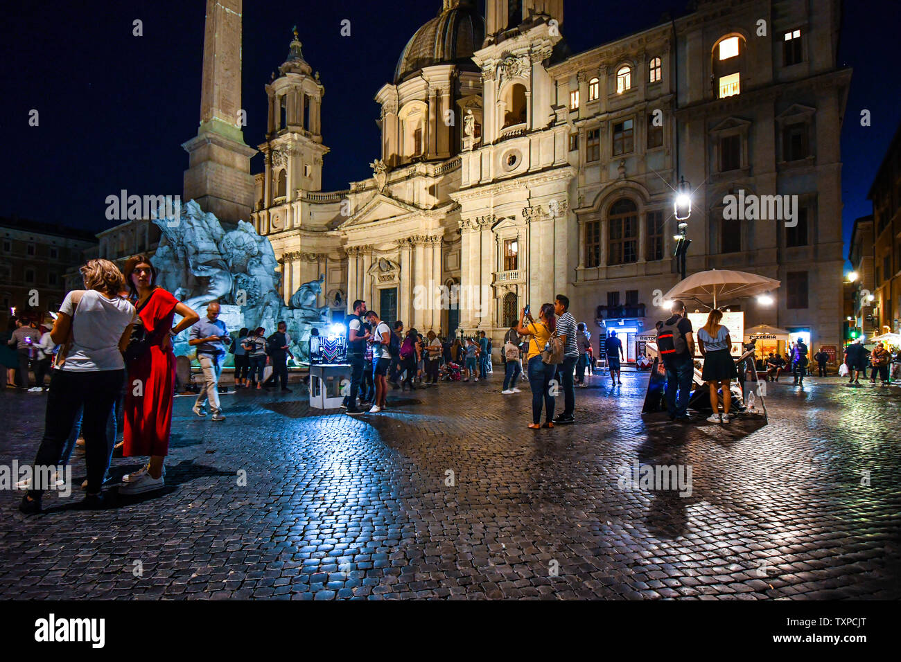 Nightlife rome hi-res stock photography and images - Alamy