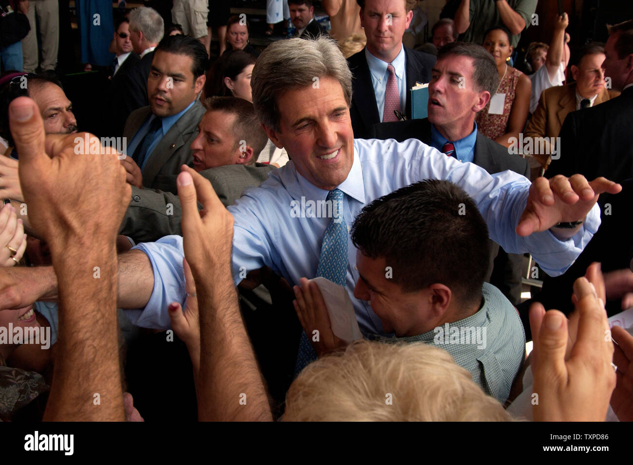 Candidate john kerry supporters hi-res stock photography and images - Alamy