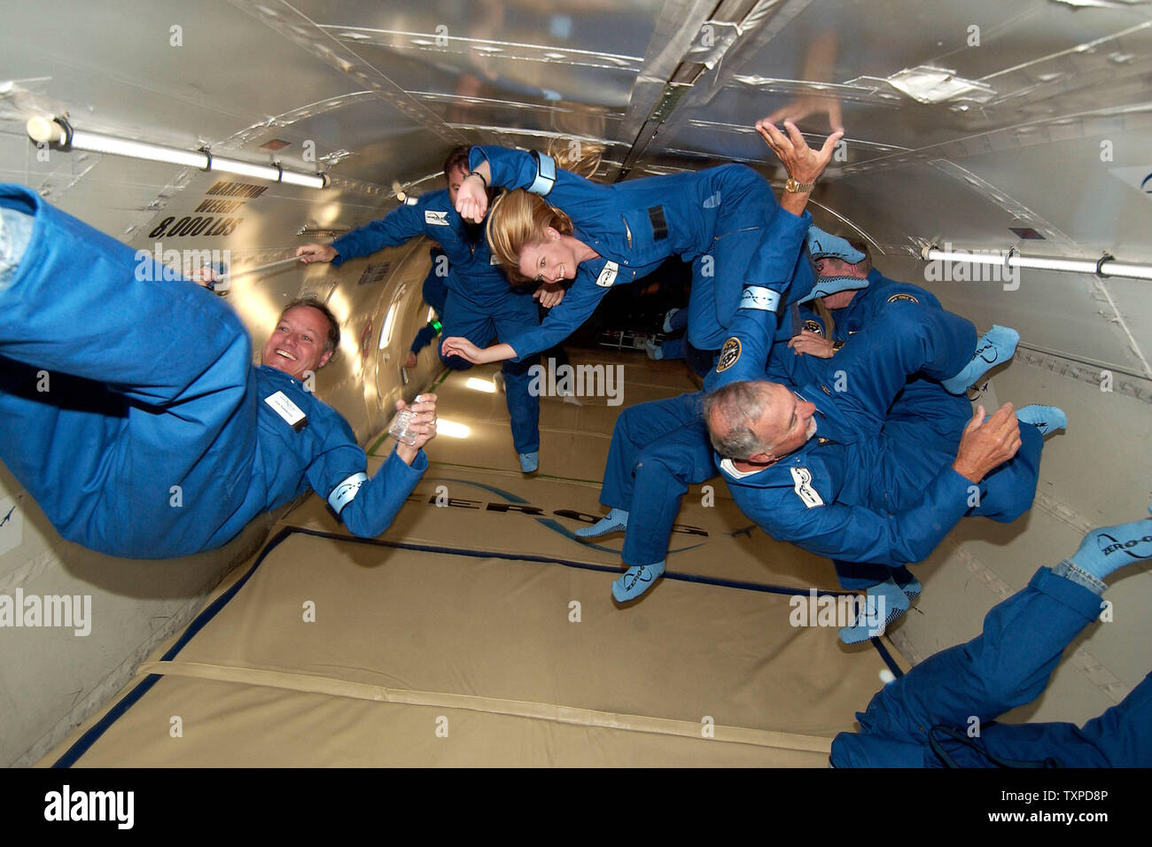 Zero g force hi-res stock photography and images - Alamy