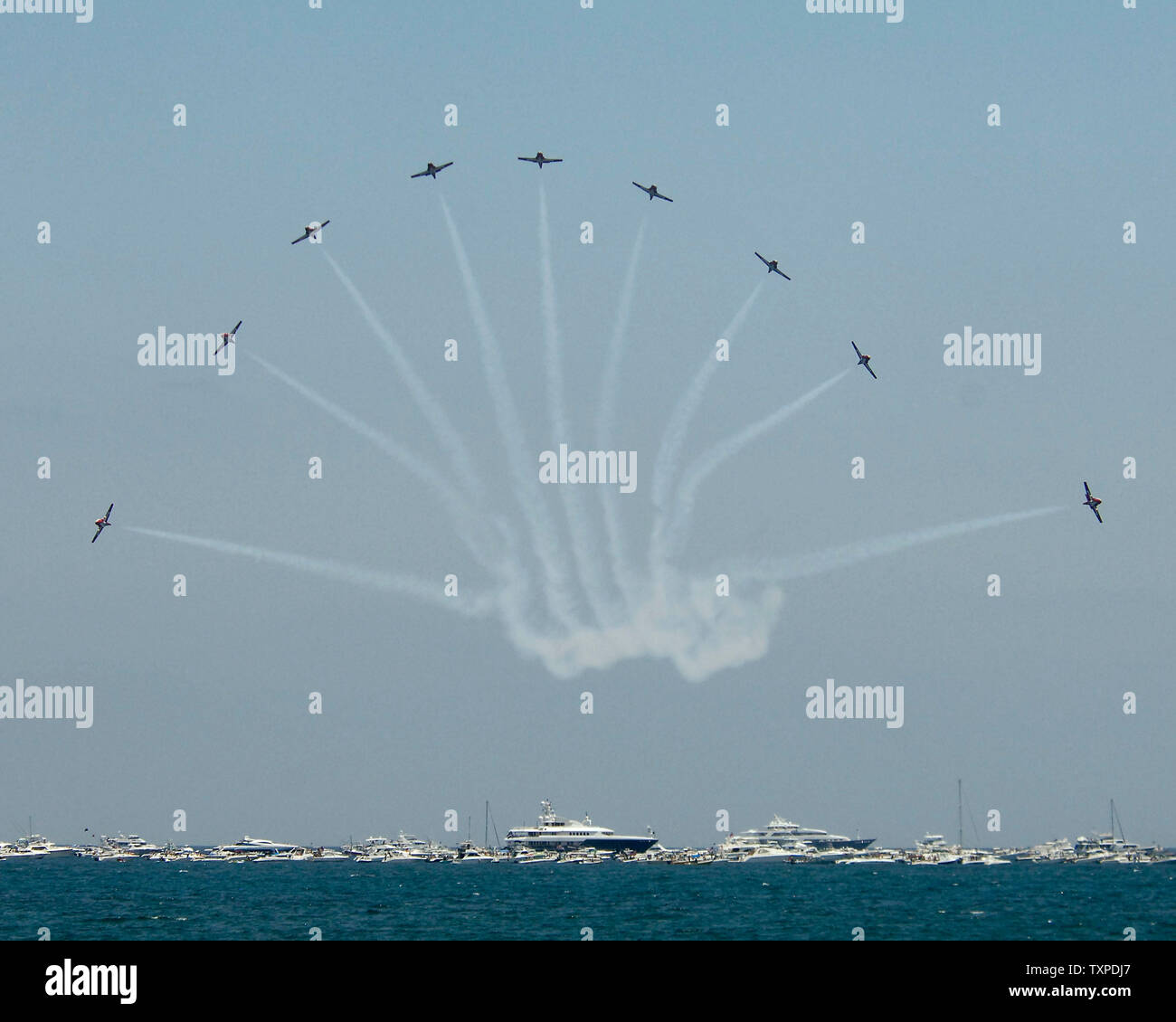 The Canadian Forces Snowbirds, the only jet team in North America to ...