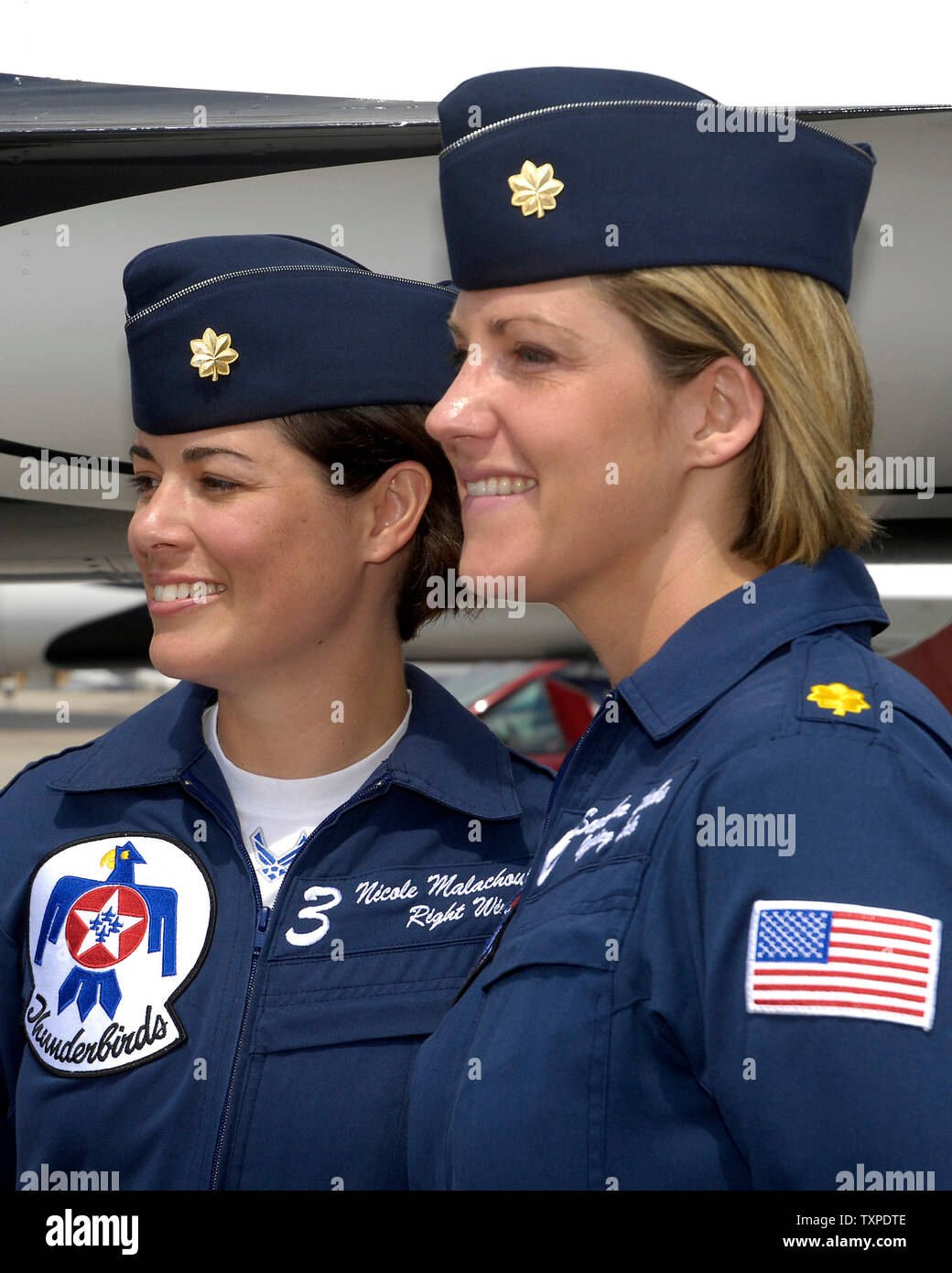Major Nicole Malachowski (L) , Right Wing, and Major Samantha Weeks (R ...