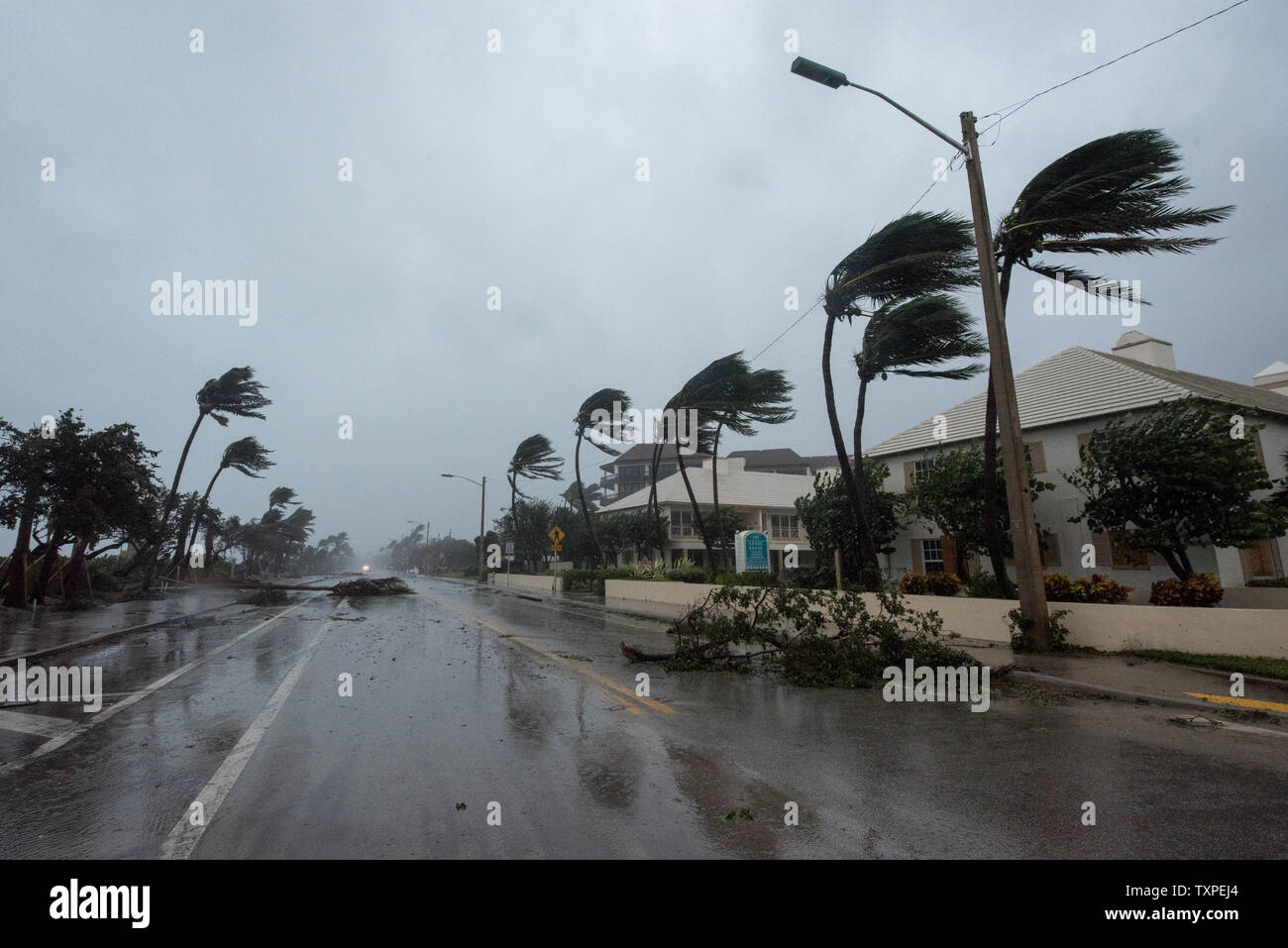 Debris covers parts of A1A as hurricane Irma lands in Delray Beach ...