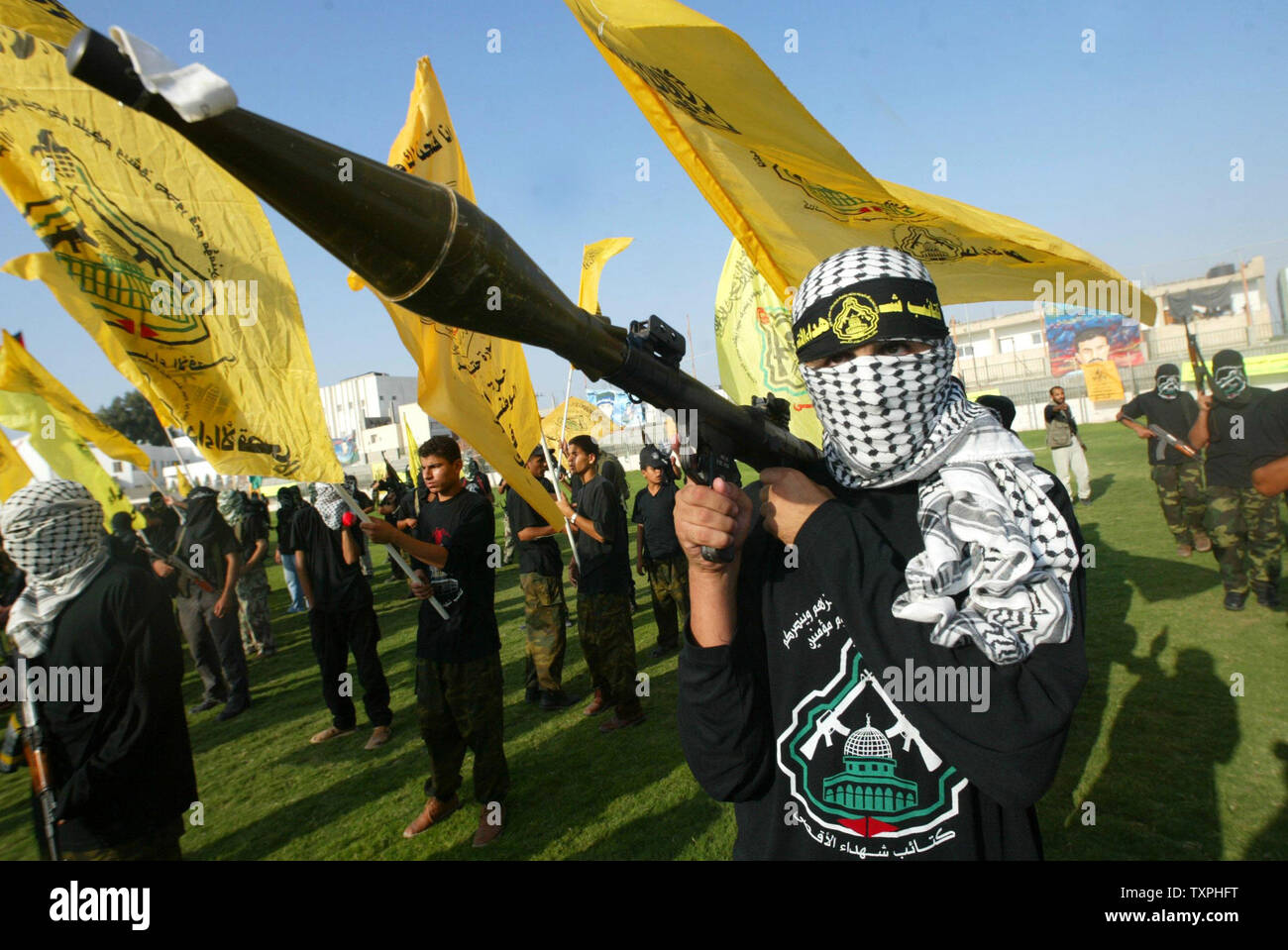 Palestinian militants of the Al-Aqsa Martyr's Brigades, a militia ...
