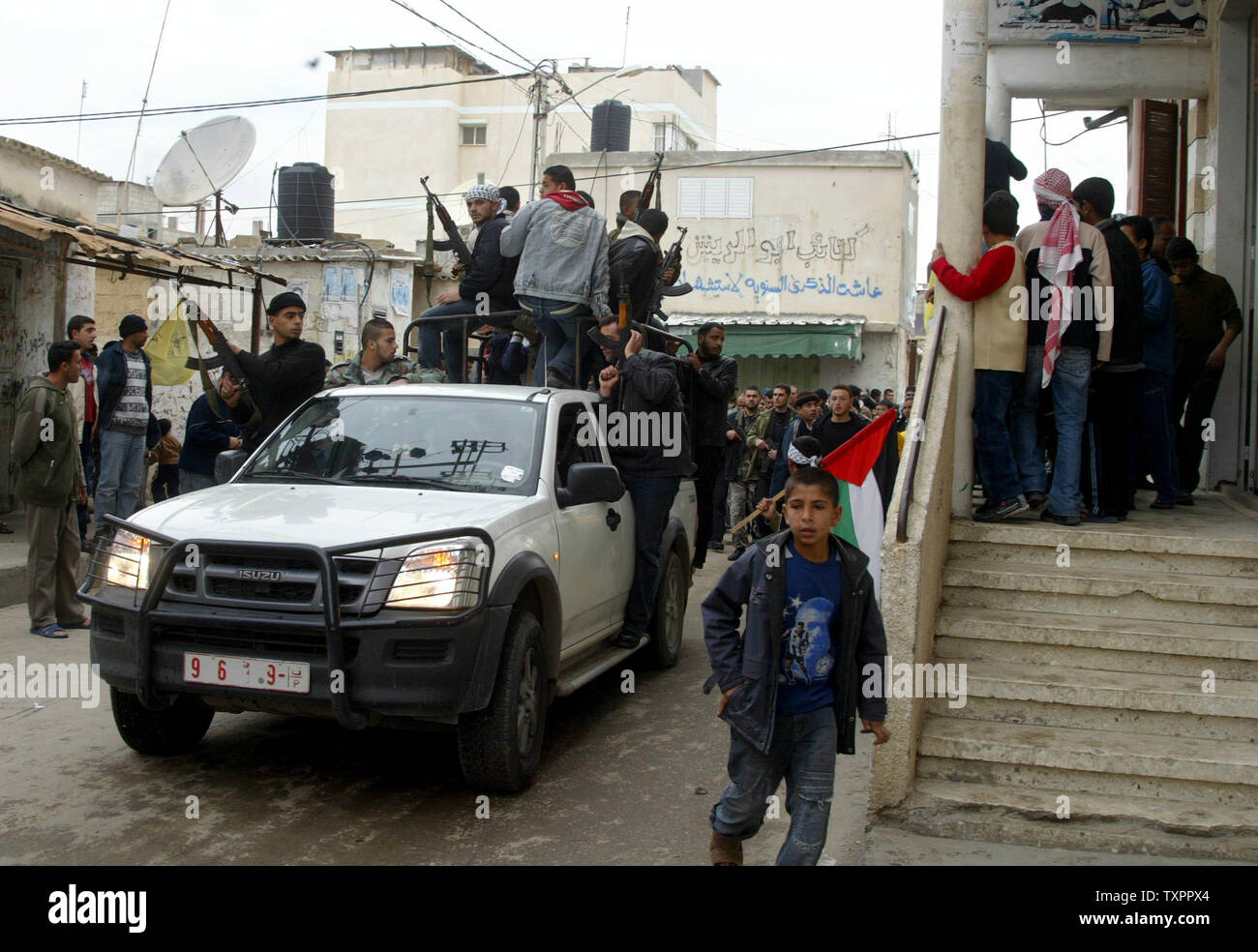Fatah fighters hi-res stock photography and images - Alamy