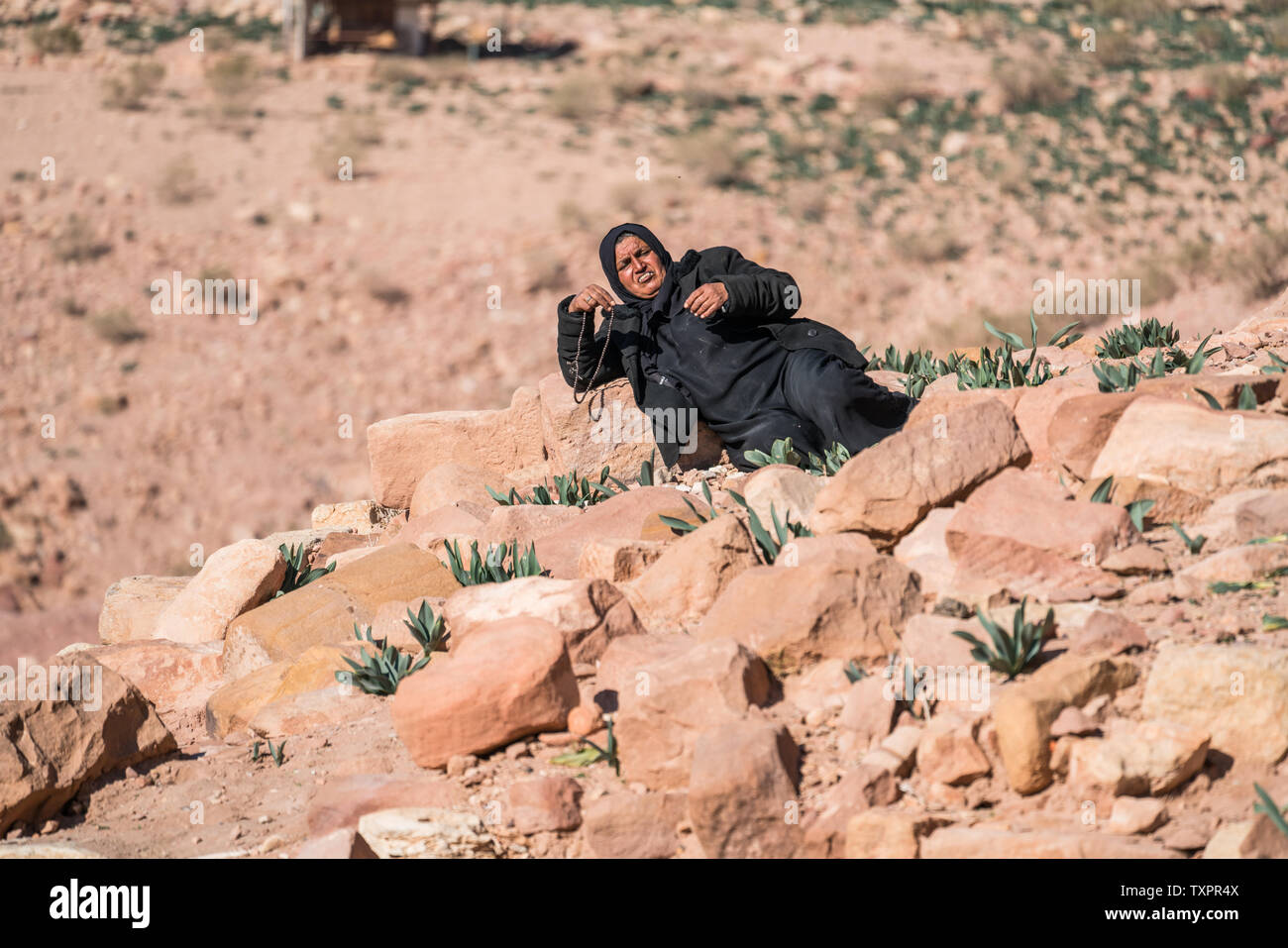 Local people in the Petra, Jordan Stock Photo - Alamy