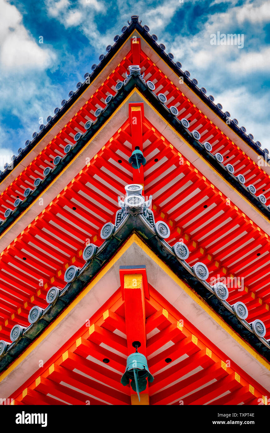 Yasaka jinja temple night in gion hi-res stock photography and images ...