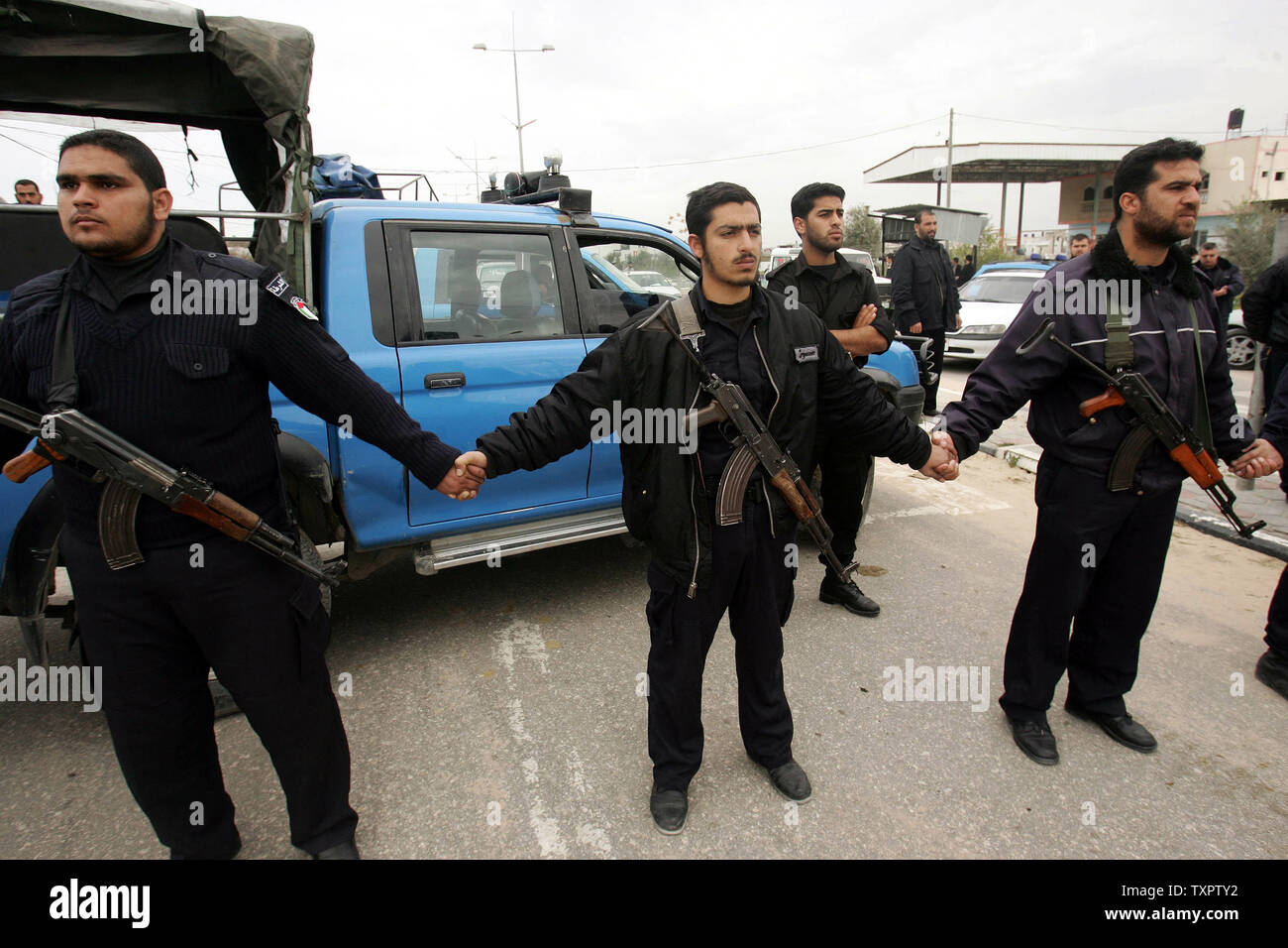 Border force form hi-res stock photography and images - Alamy