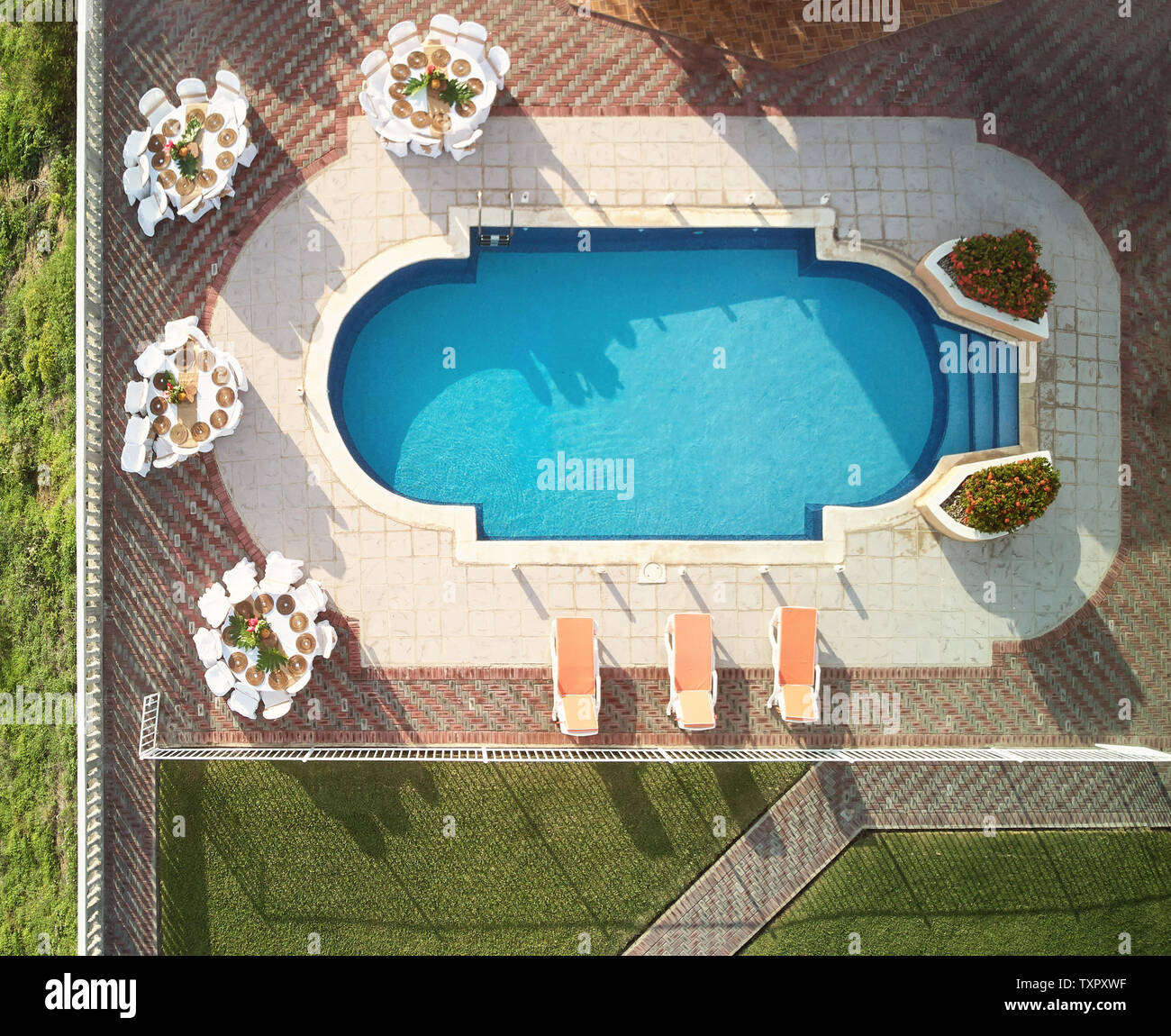 Pool table aerial view hi-res stock photography and images - Alamy