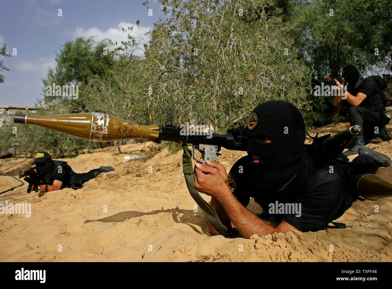Israel and hamas agree hi-res stock photography and images - Alamy