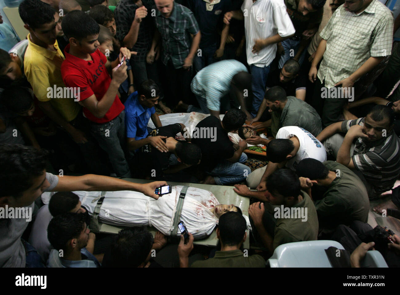 Al hadi mosque hi-res stock photography and images - Alamy