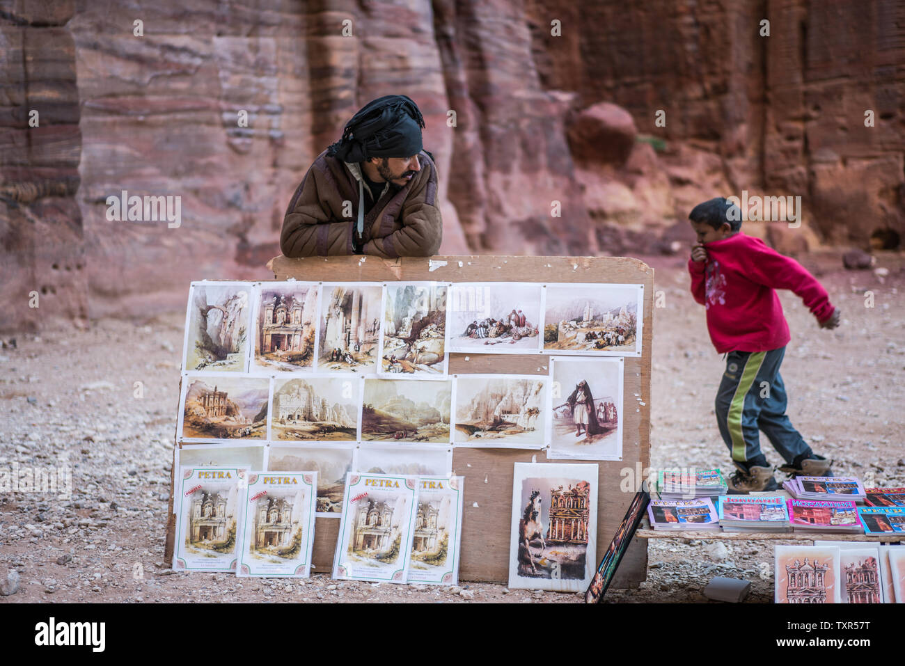 Local people in the Petra, Jordan Stock Photo - Alamy