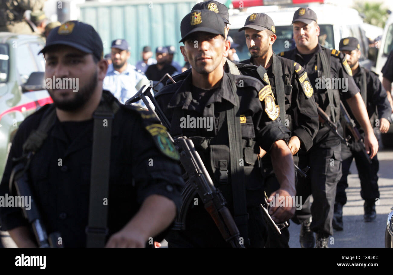 Security guards in egypt hi-res stock photography and images - Alamy