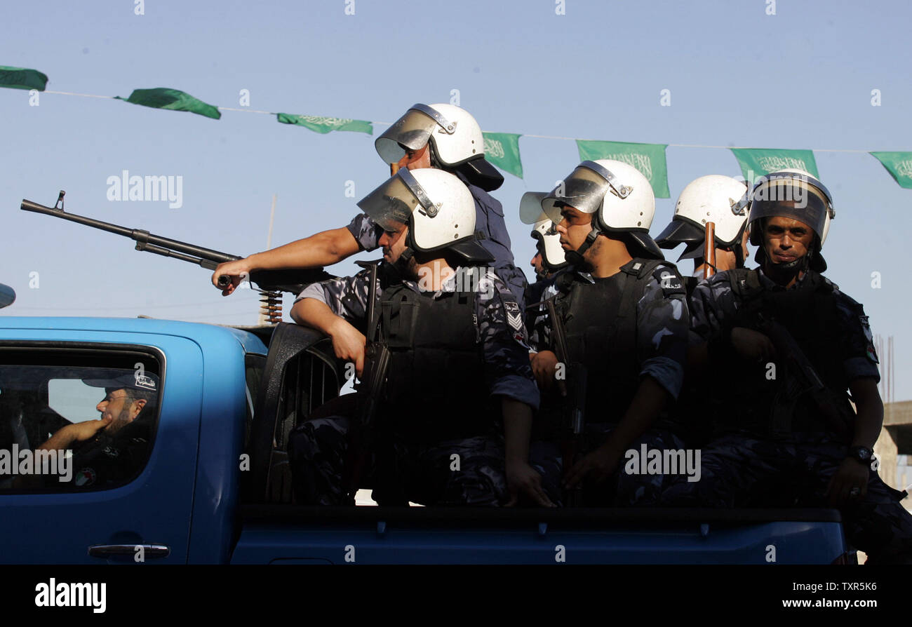 Security guards in egypt hi-res stock photography and images - Alamy