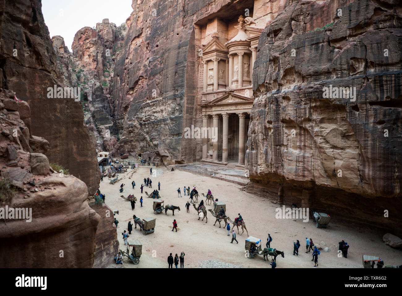 General view of the Treasury, Petra, Jordan Stock Photo - Alamy