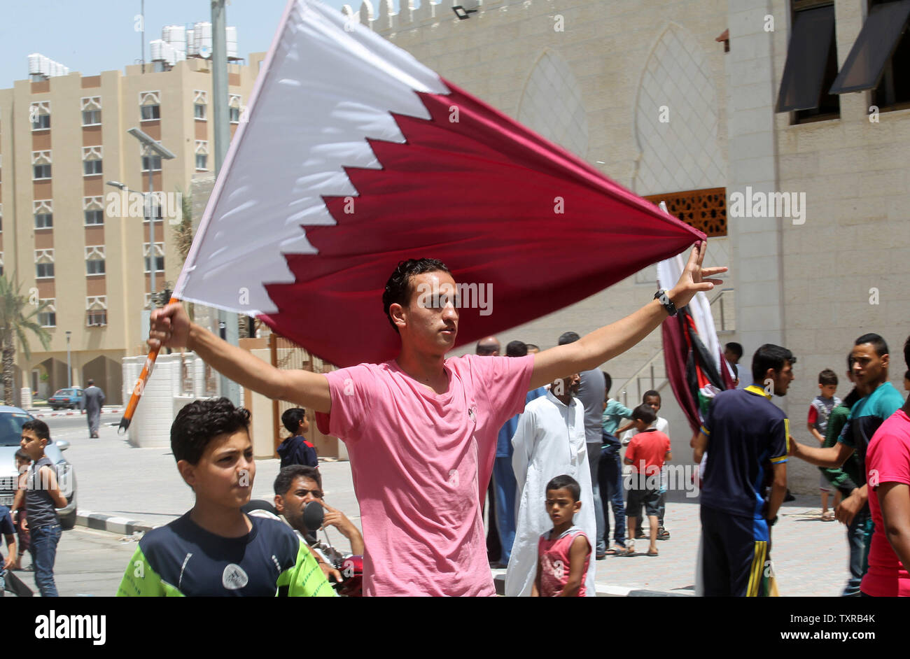 Qatari support hi-res stock photography and images - Alamy