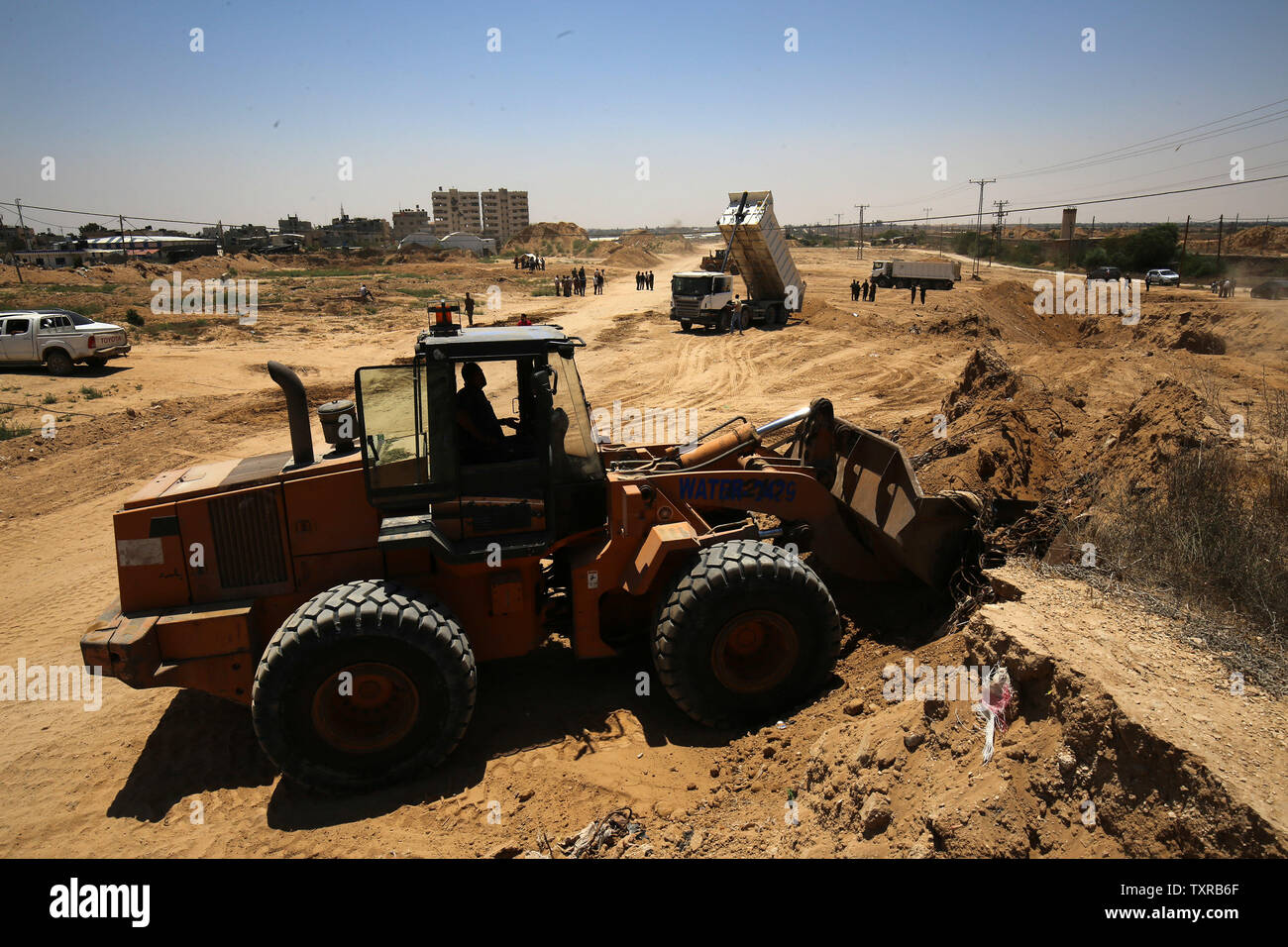 Buffer strip hi-res stock photography and images - Alamy
