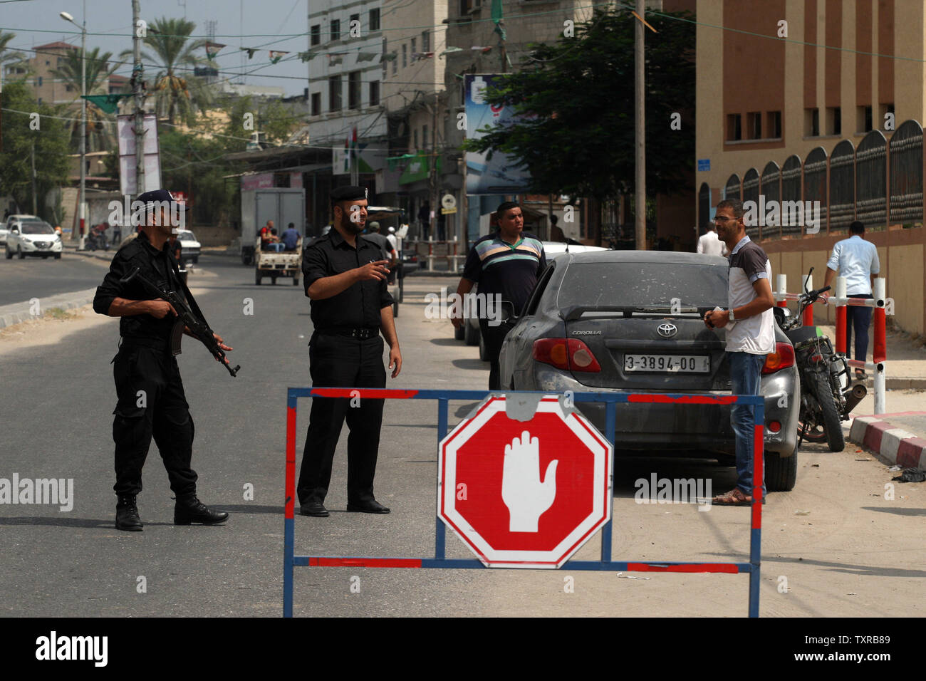 Egypt checkpoint security hi-res stock photography and images - Alamy