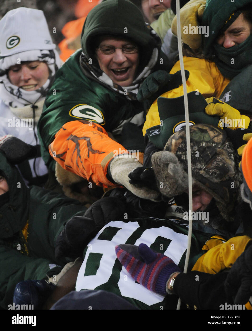 Lambeau leap hi-res stock photography and images - Alamy