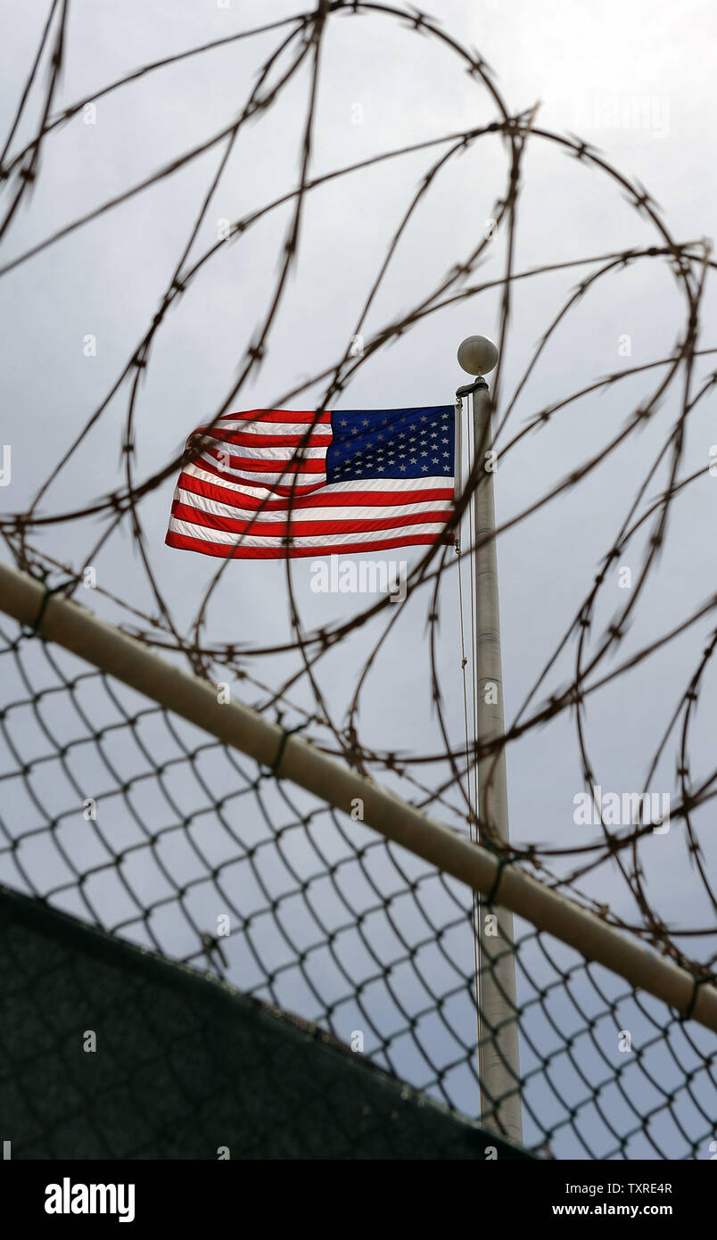 Razor wire american flag hi-res stock photography and images - Alamy